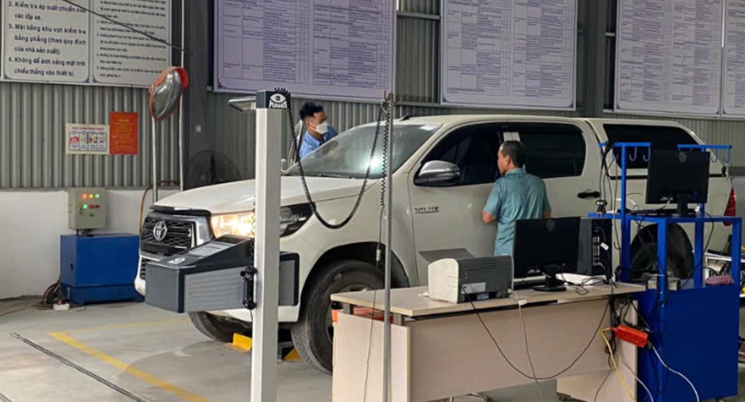 Ô tô có phải đóng phí đường bộ theo chu kỳ kiểm định không? - Blog KTPN.VN